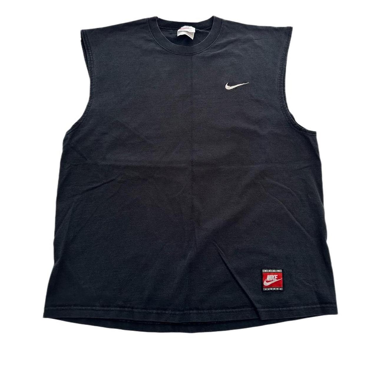 Vintage Nike muscle tee size large - Depop