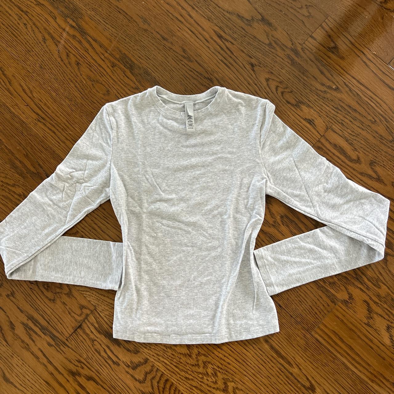Skims Women's Grey Top | Depop