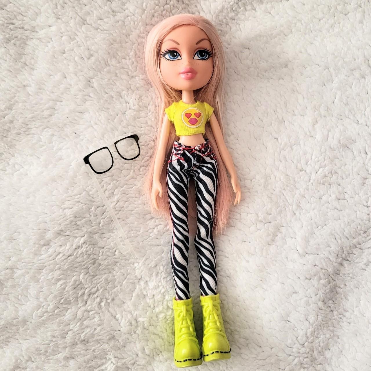 Bratz Doll 'Selfie Snaps Photo Booth Cloe' with her... - Depop