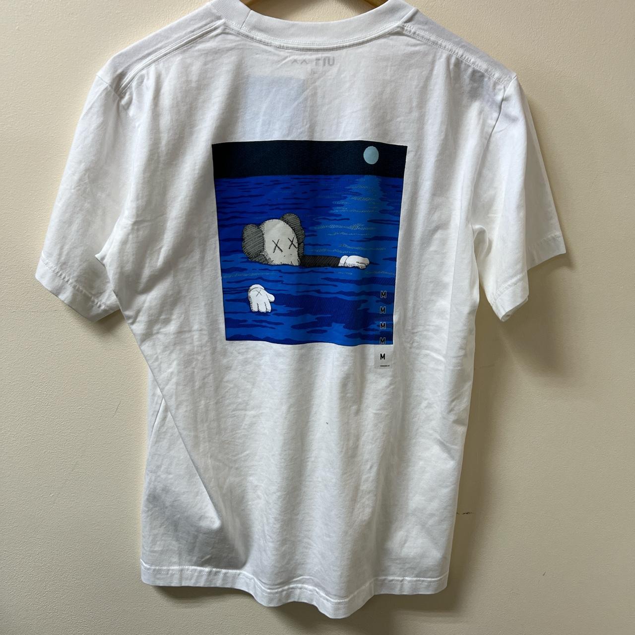 Kaws tee #kaws #streetwear #uniqlo - Depop