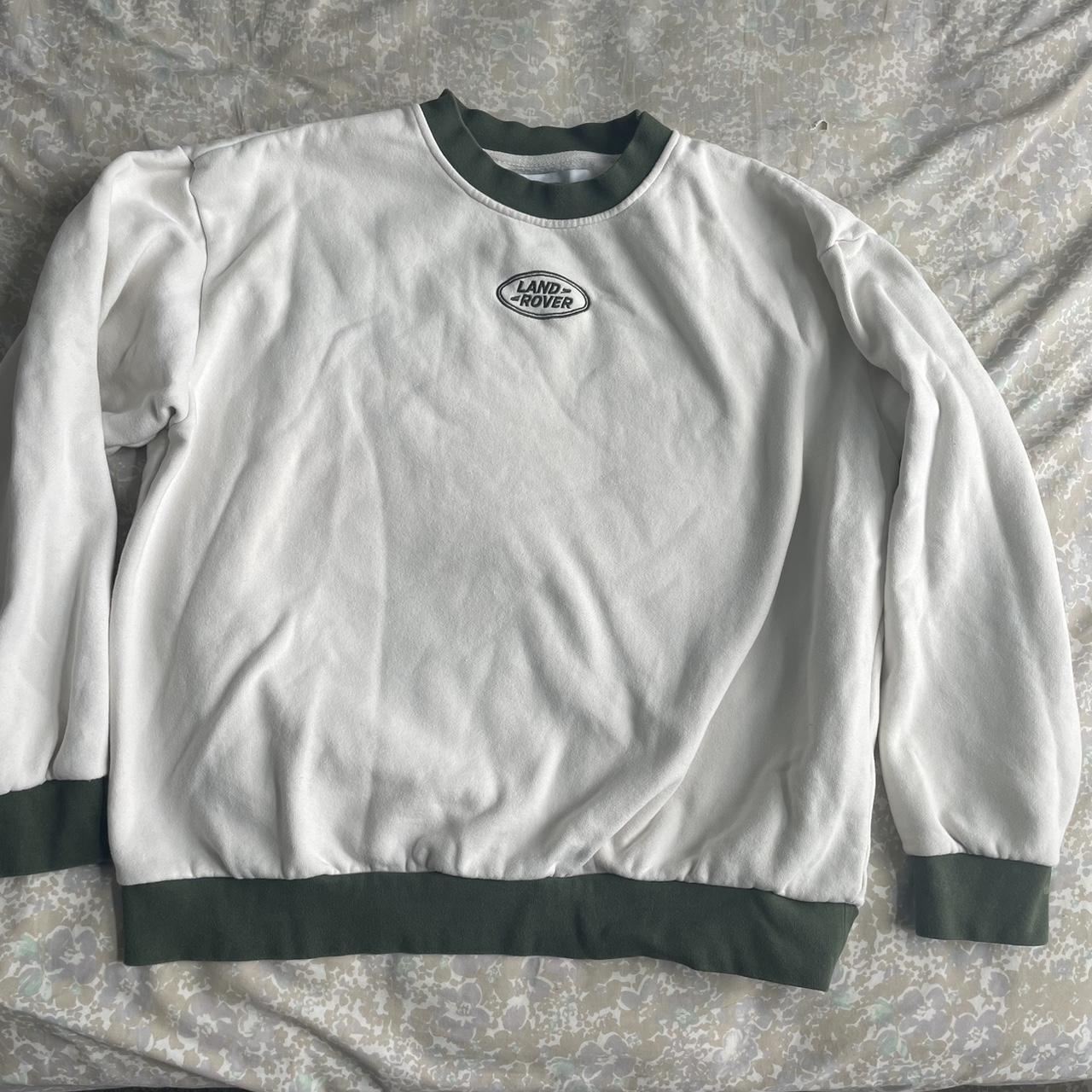 Land Rover crew neck - Depop