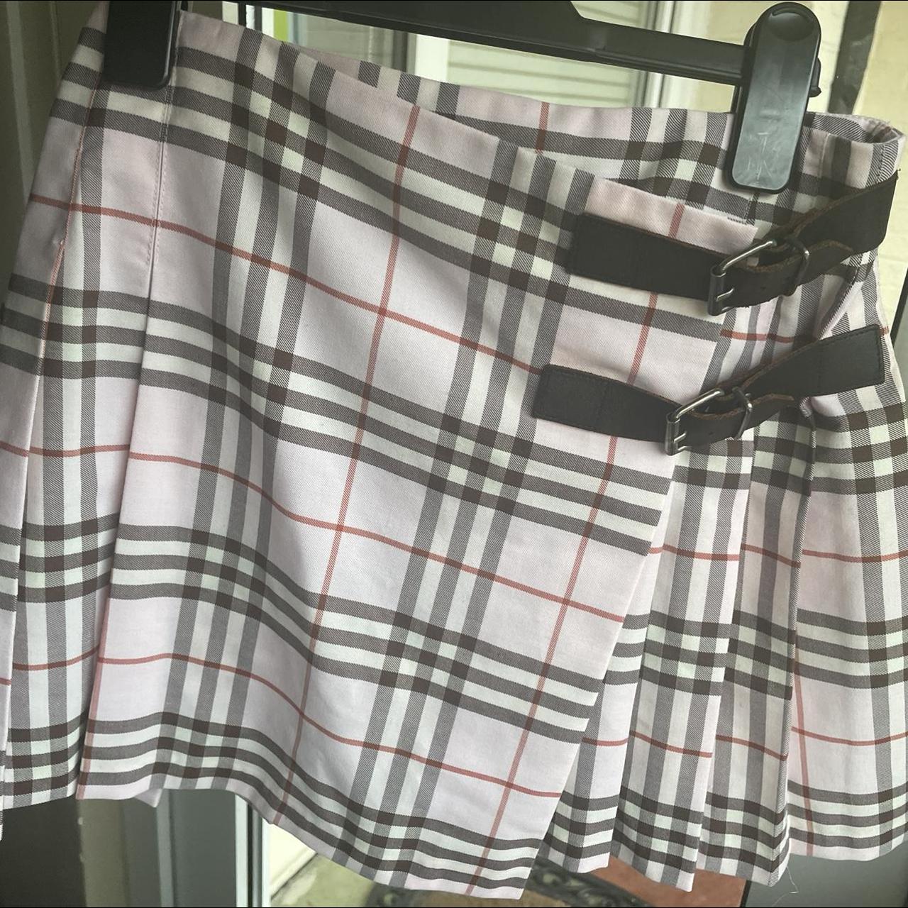 Child’s Burberry skirt 12y 152cm pink Can do a deal... - Depop