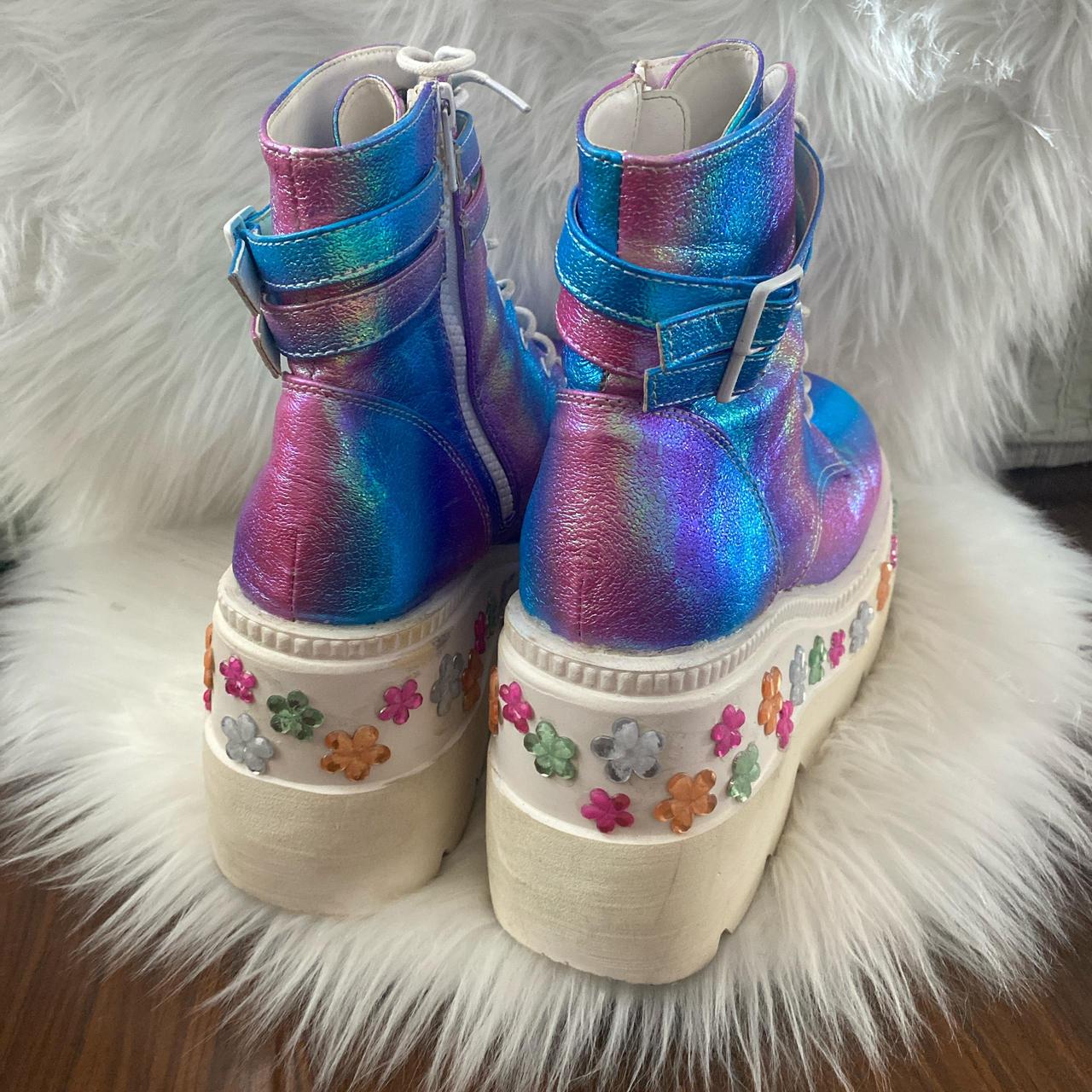 Flower power rave boots Size 10 - Depop