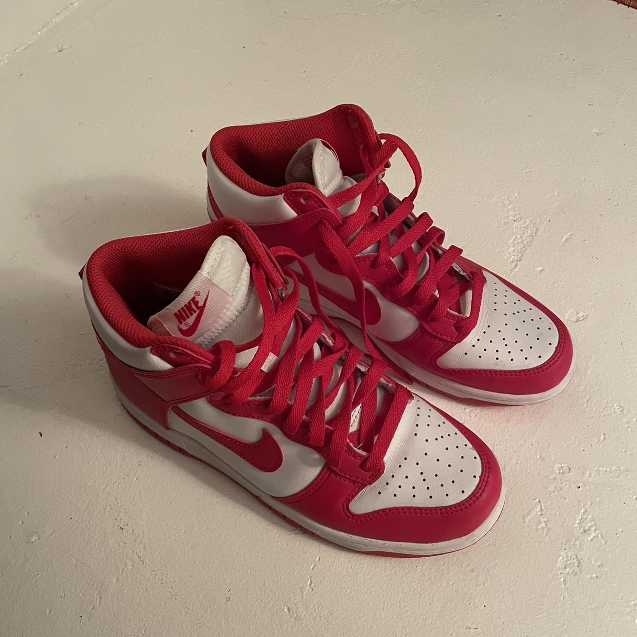Red dunk nike Boys 6Y fits womens 7.5 Some wear but... - Depop