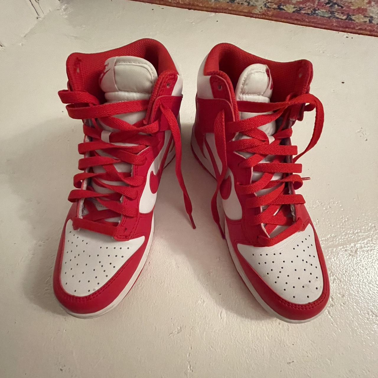 Red dunk nike Boys 6Y fits womens 7.5 Some wear but... - Depop