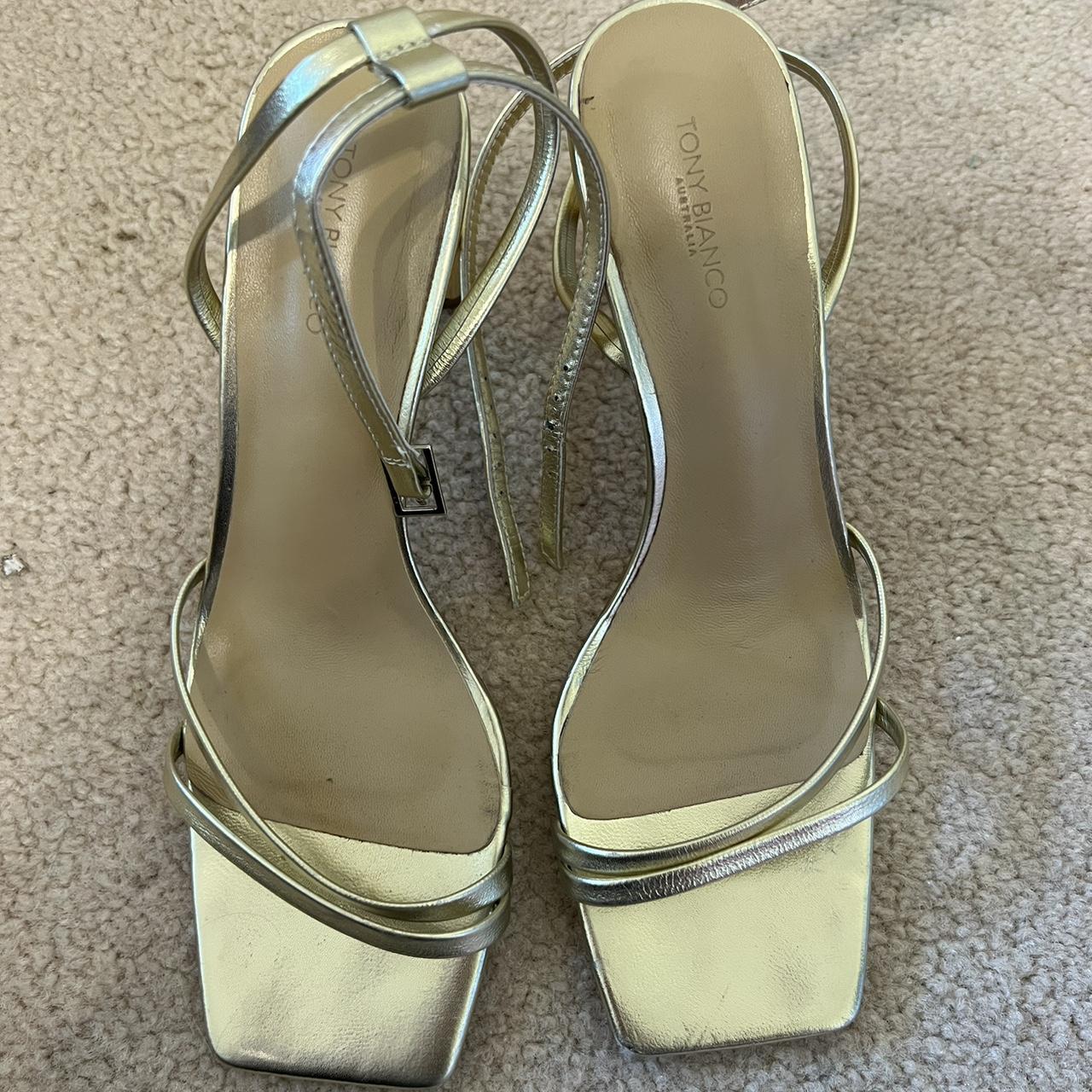 TONY BIANCO GOLD HEELS SIZE 7 - Depop