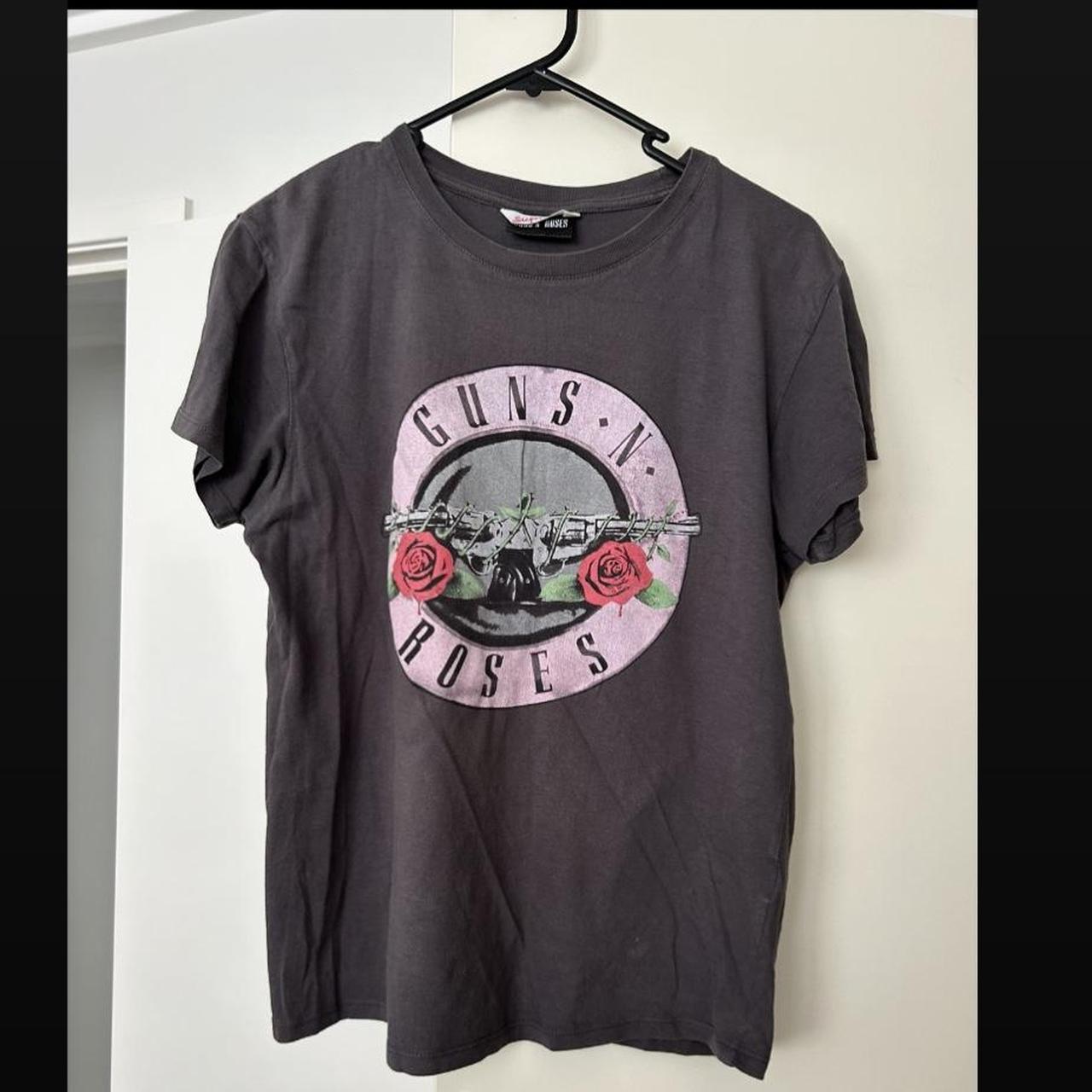 Guns and roses grey tshirt - Depop