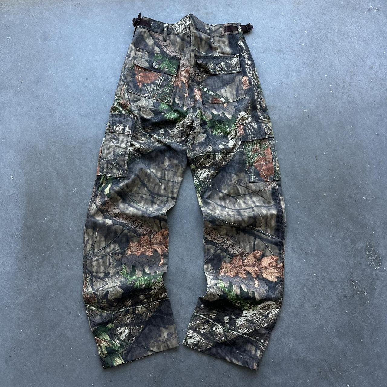 Crazy Vintage Y2K Realtree Camo Cargo Pants Baggy... - Depop