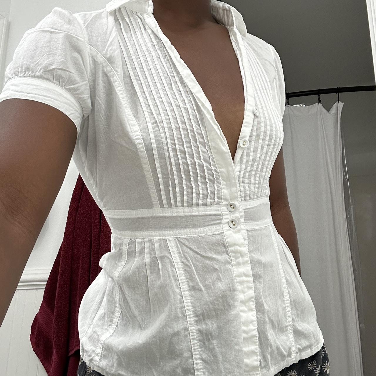White button up blouse with ruffled details The... - Depop