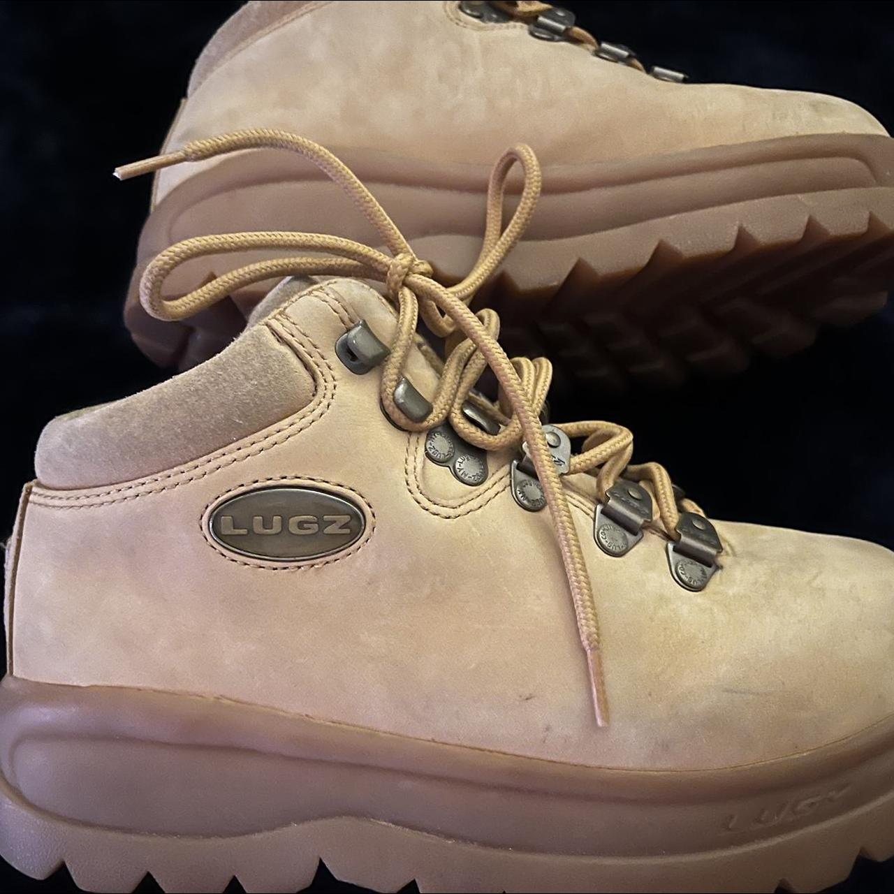 Vintage 90s tan chunky 1.5in platform Lugz low top... - Depop