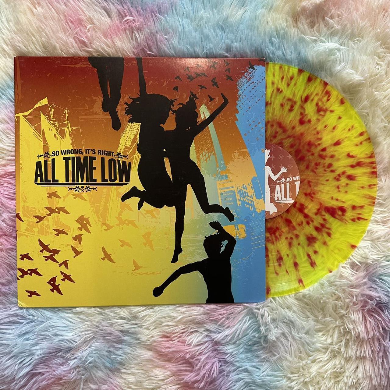 ┊HOT TOPIC EXCLUSIVE YELLOW / RED SPLATTER ALL TIME... - Depop