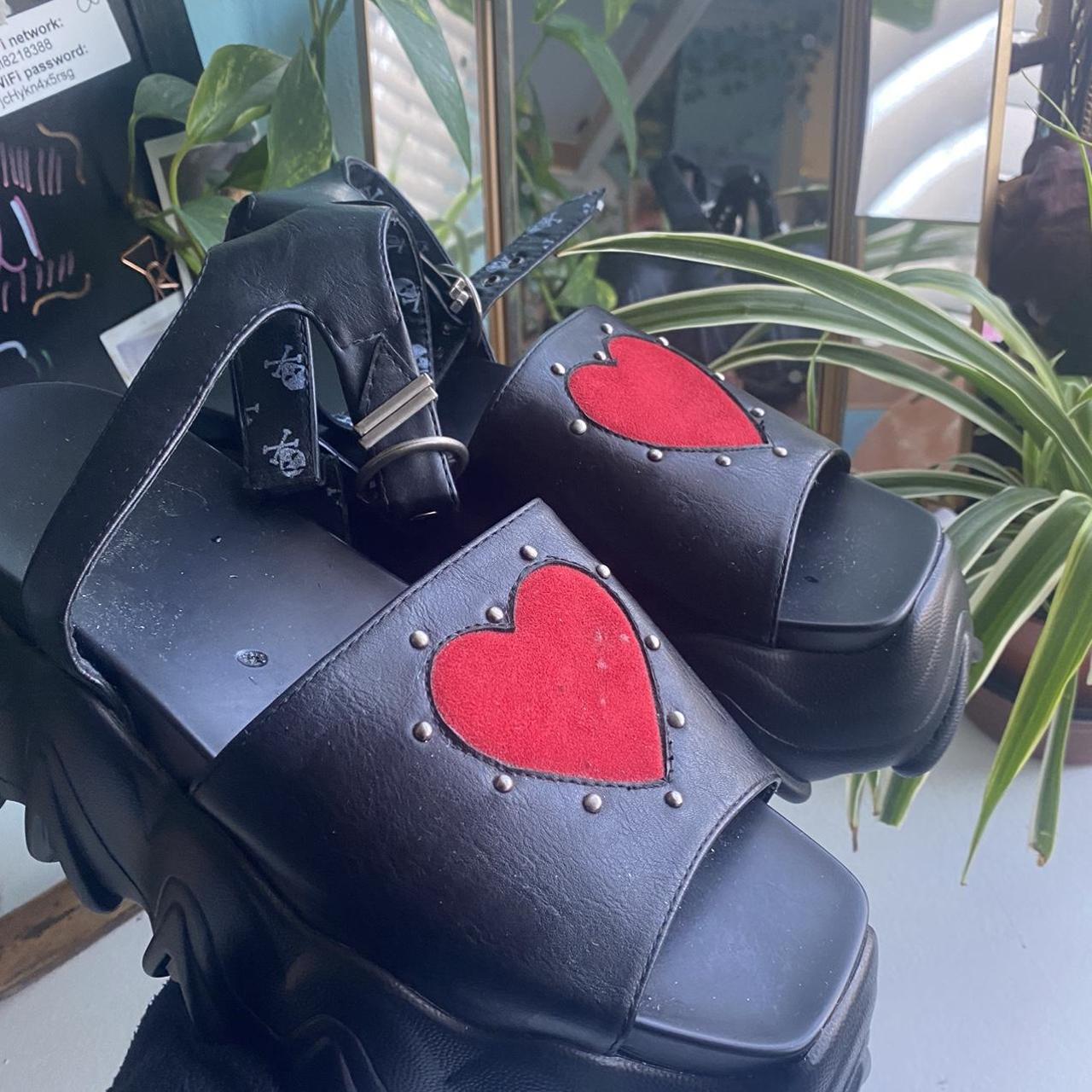Women's Black and Red Sandals | Depop