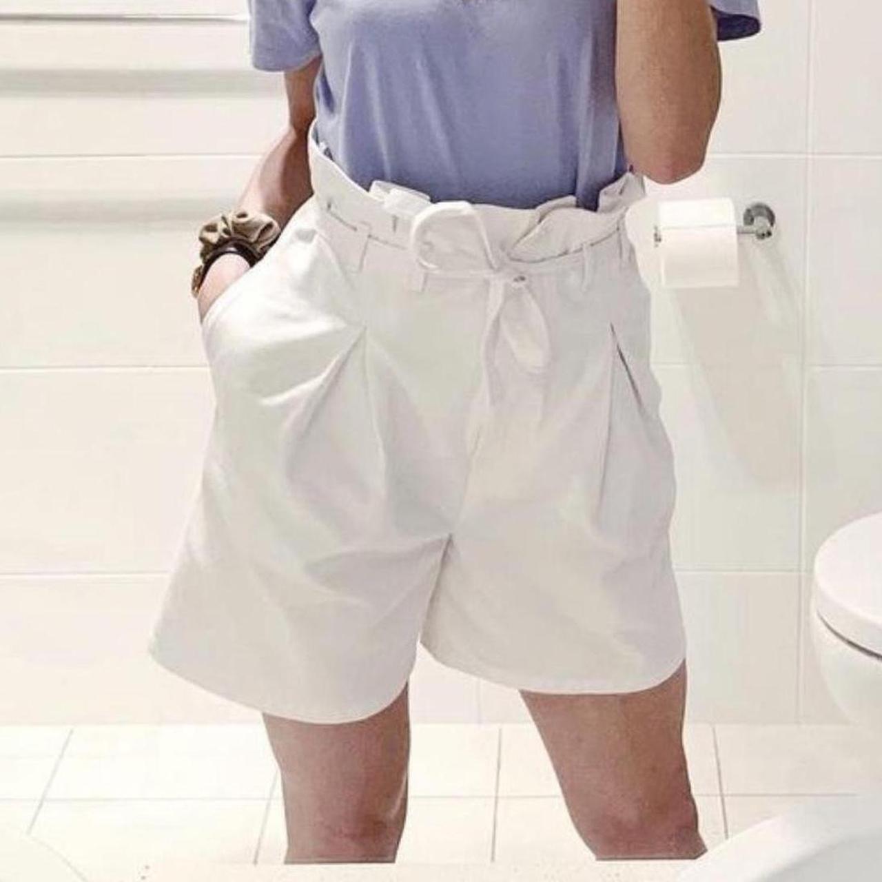 SCANLAN THEODORE white pleat front shorts. Size 6... - Depop