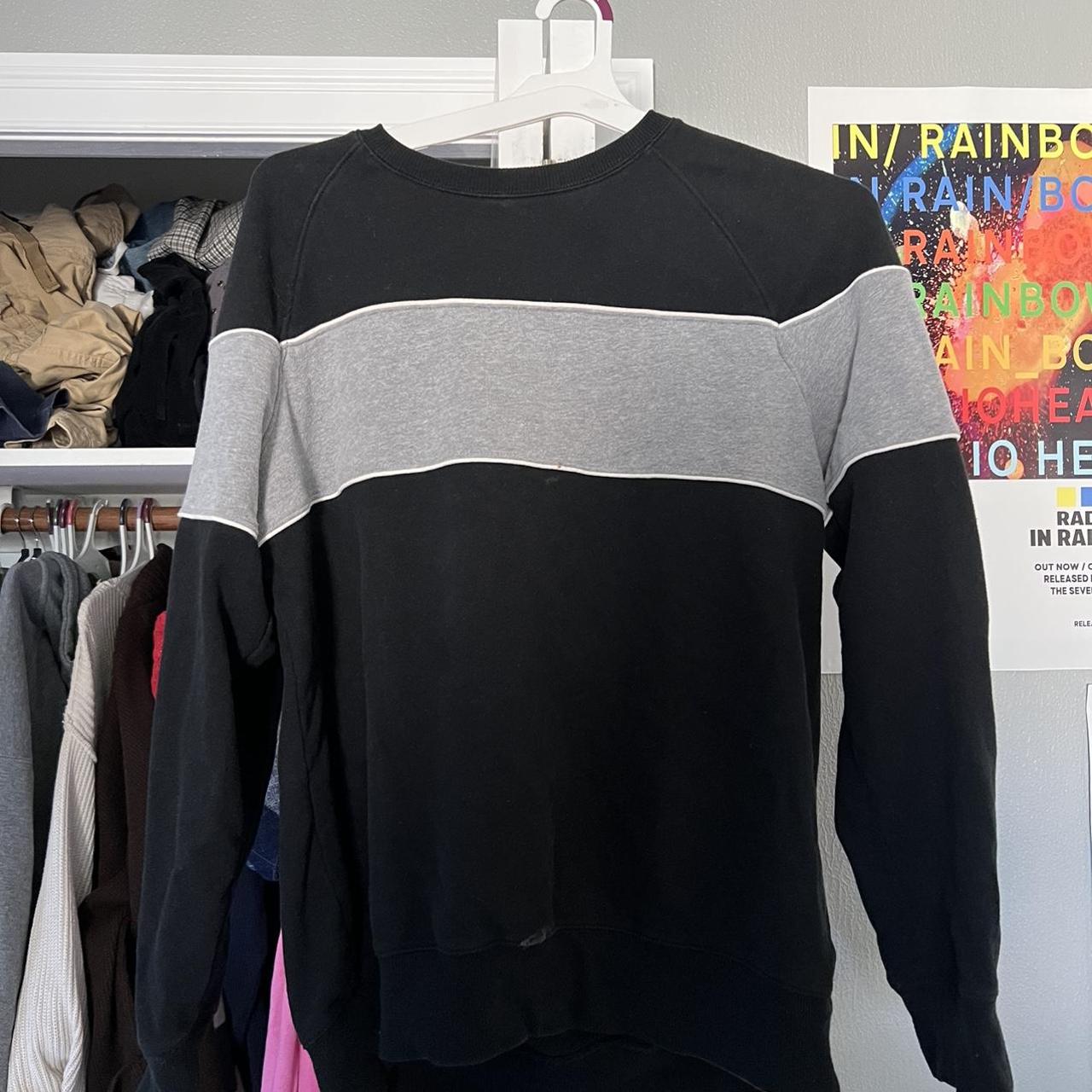 GoodFellow’s brand black/grey crew neck - Depop
