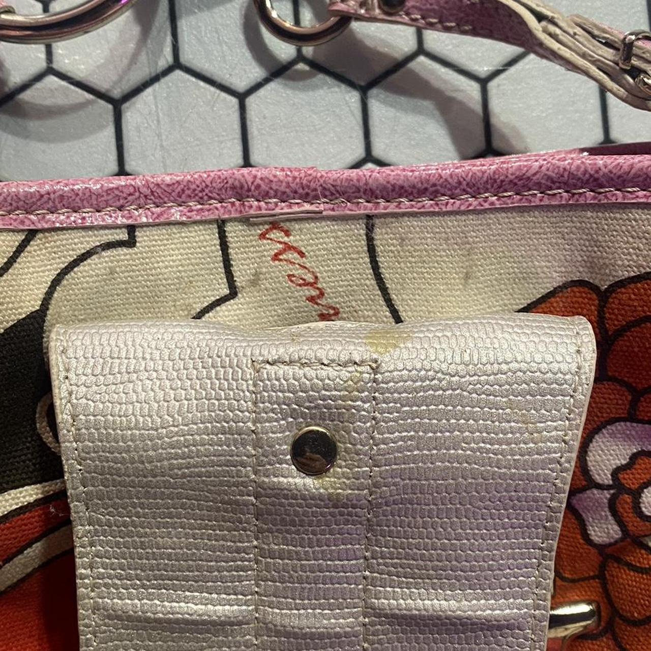 SUPER RARE vintage guess flower bag such a cute Y2K... - Depop