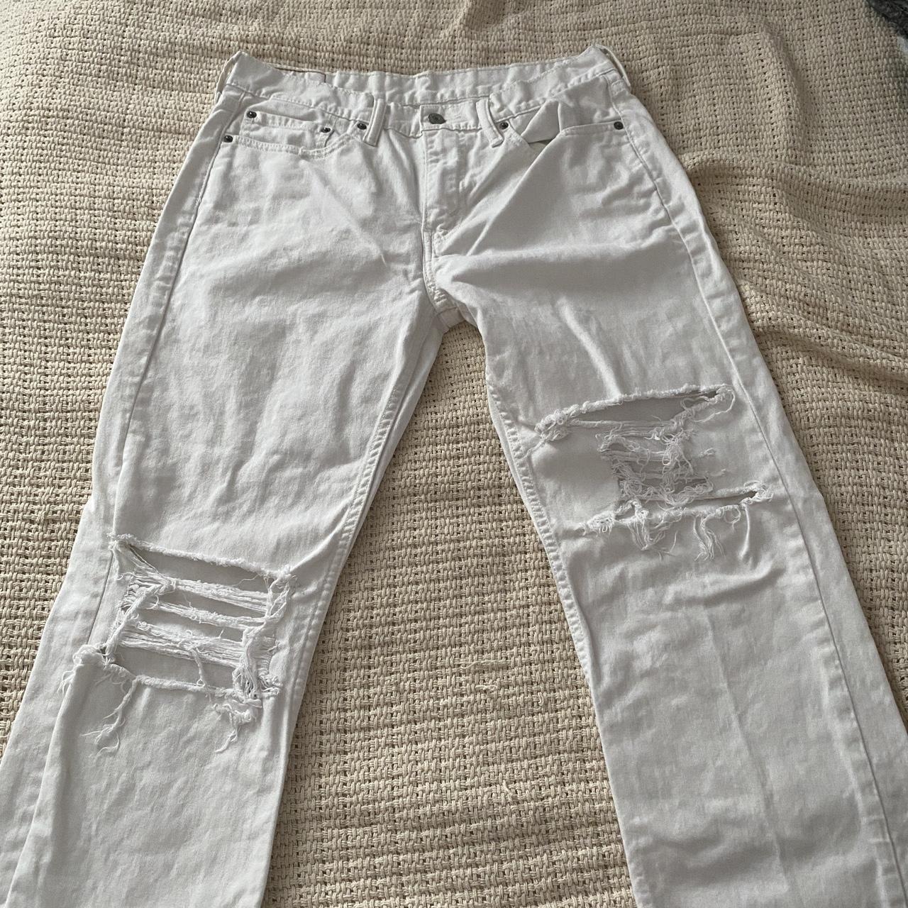 Ripped Levi’s ⭐️ white ripped Levi’s jeans pants... - Depop