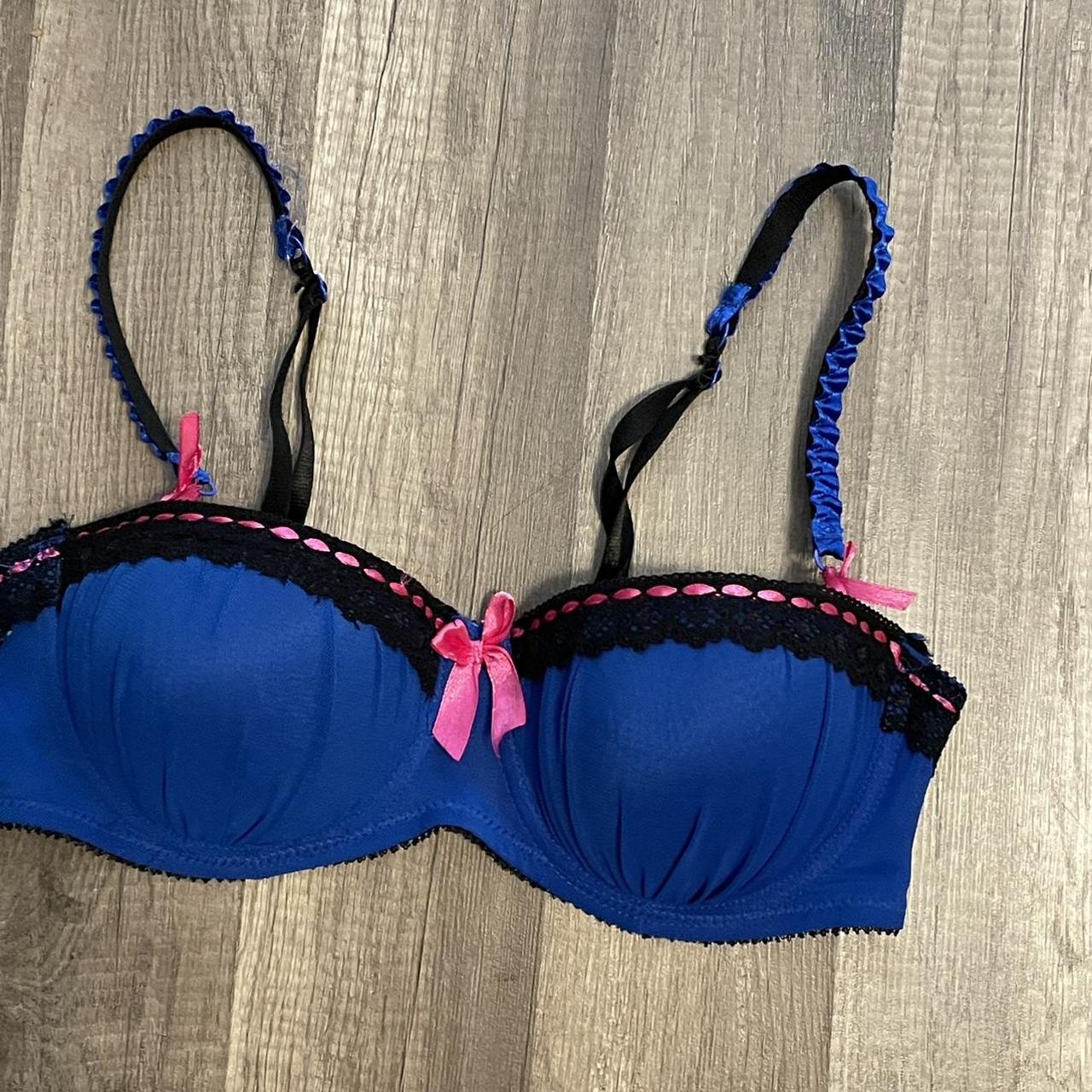 Hot Topic Women's Blue and Pink Bra | Depop