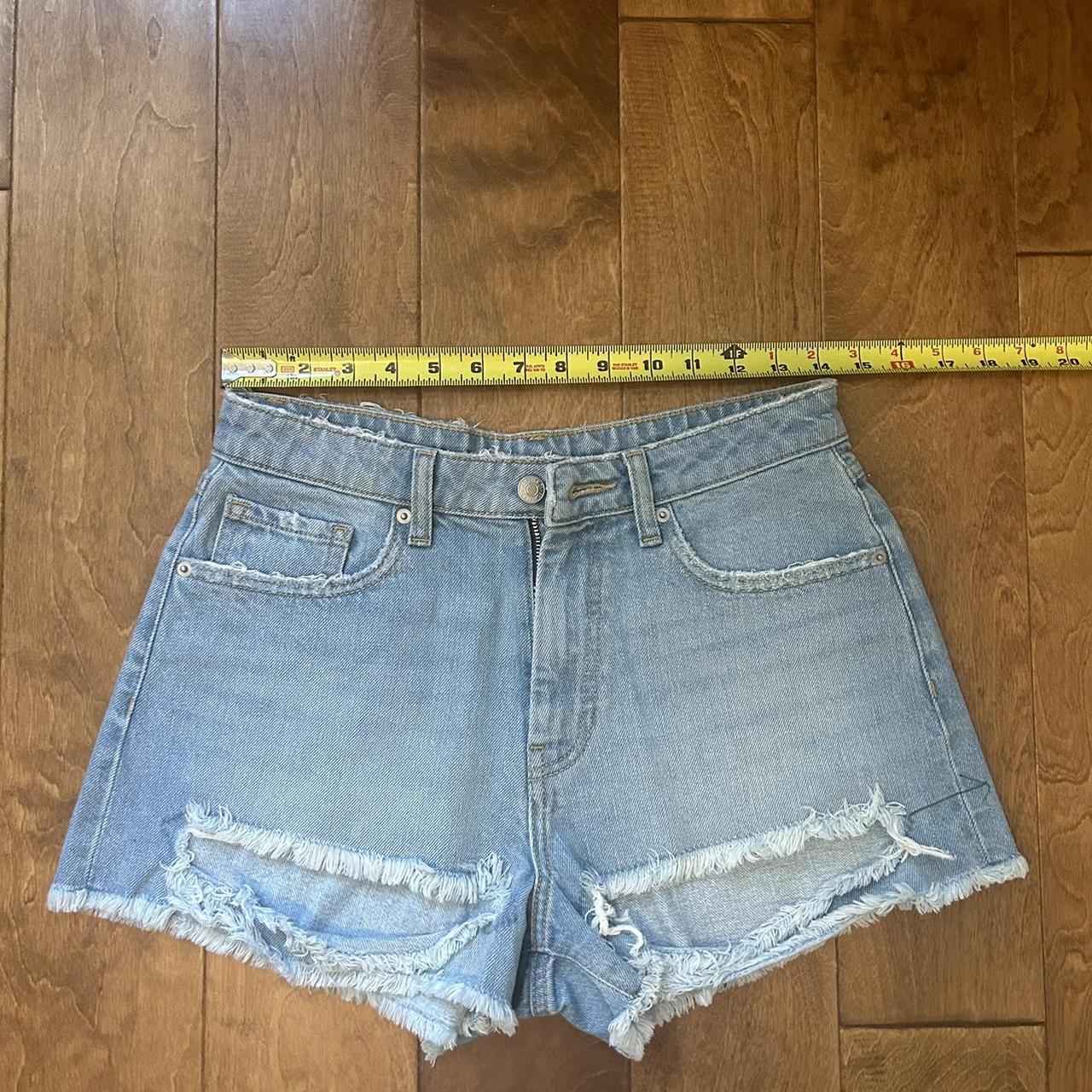 forever 21 ripped jorts🩵 - Depop