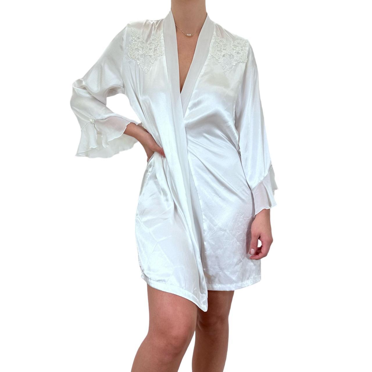 [#554] [#23JY] 90s Vintage White Satin Robe Fits... - Depop