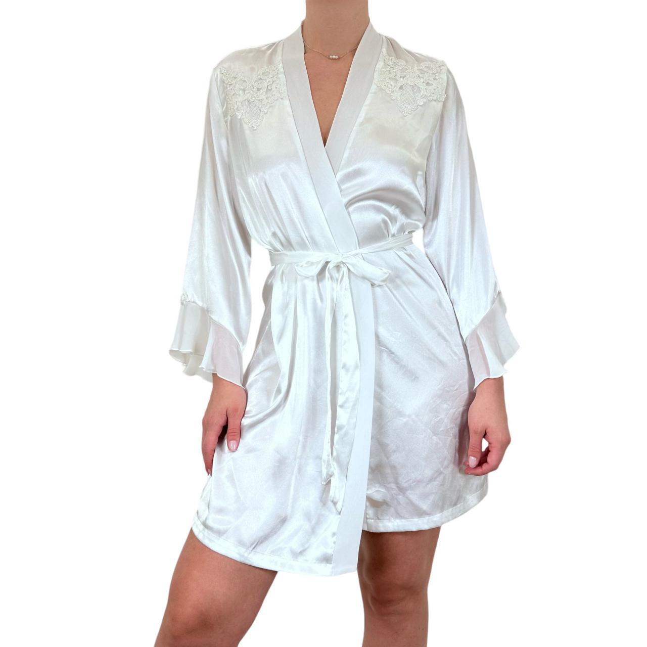 [#554] [#23JY] 90s Vintage White Satin Robe Fits... - Depop
