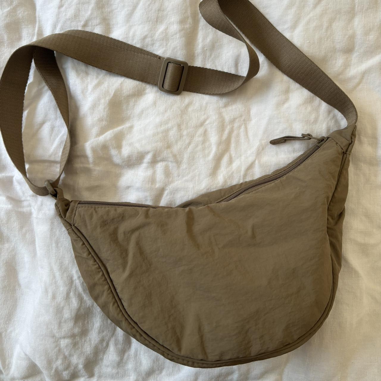 Uniqlo nylon cross body bag #uniqlo #Uniqlo - Depop
