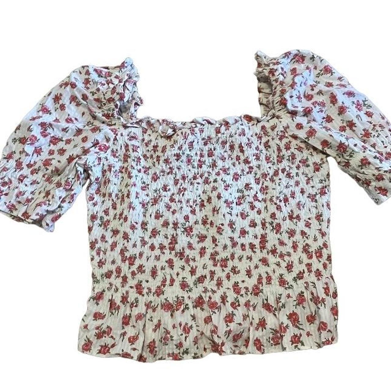 Adorable ruffled floral top! Open to offers!... - Depop