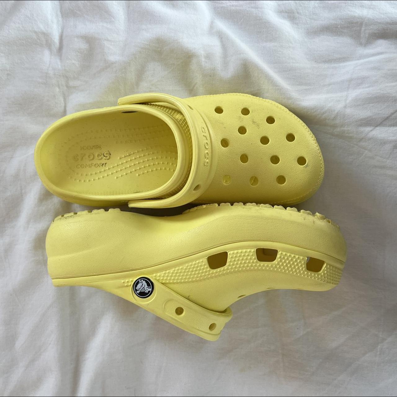CROCS yellow platform. They show as a W6 but I’m a 4... - Depop