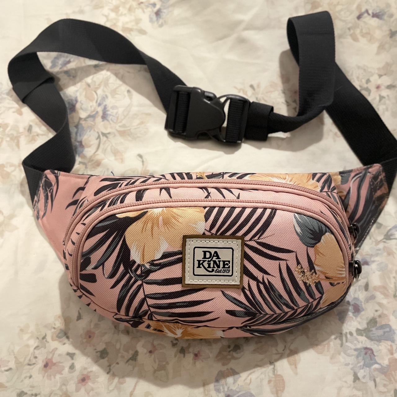 pink flower fanny pack ! 🌸 -great for going out... - Depop