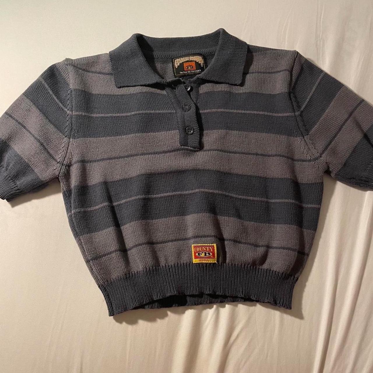 FB county charlie brown crop top charcoal-grey no... - Depop