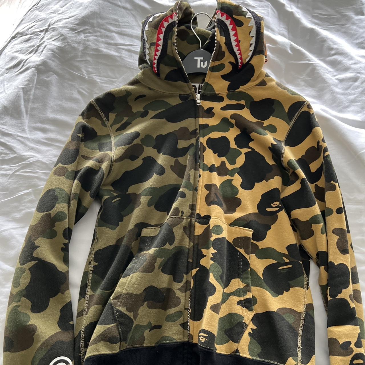 Small bape zip up - Depop