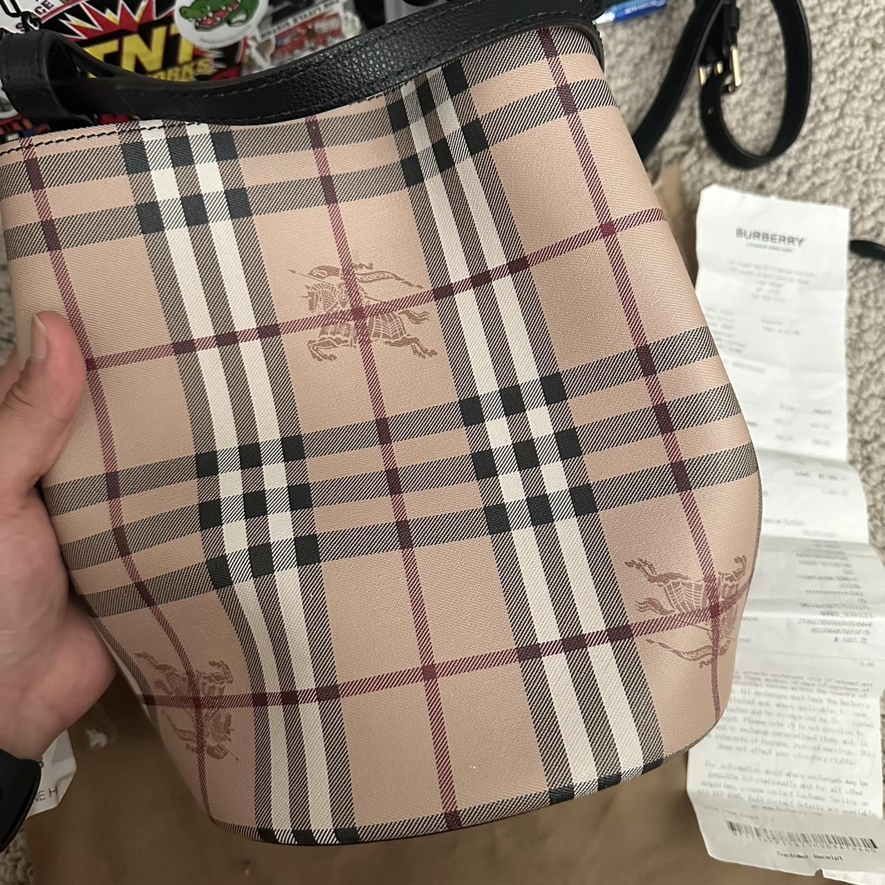 Burberry purse Comes with receipt Used once | Depop