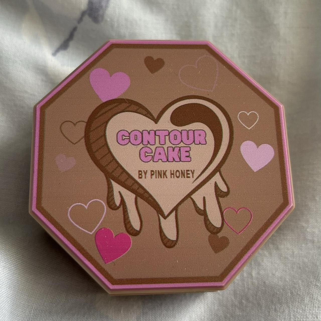 Pink honey contour cake in shade “smores & kisses”.... - Depop
