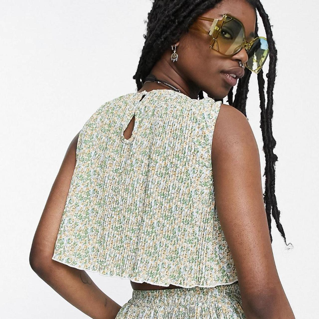 ASOS green flowy top adjustable strings to make the... - Depop