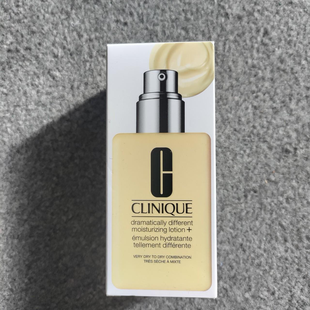Clinique dramatically different moisturising lotion... - Depop