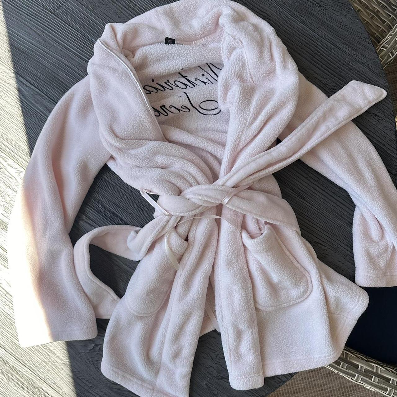 victoria’s secret pink fluffy bathrobe :* ･ﾟ *:･ﾟ... - Depop