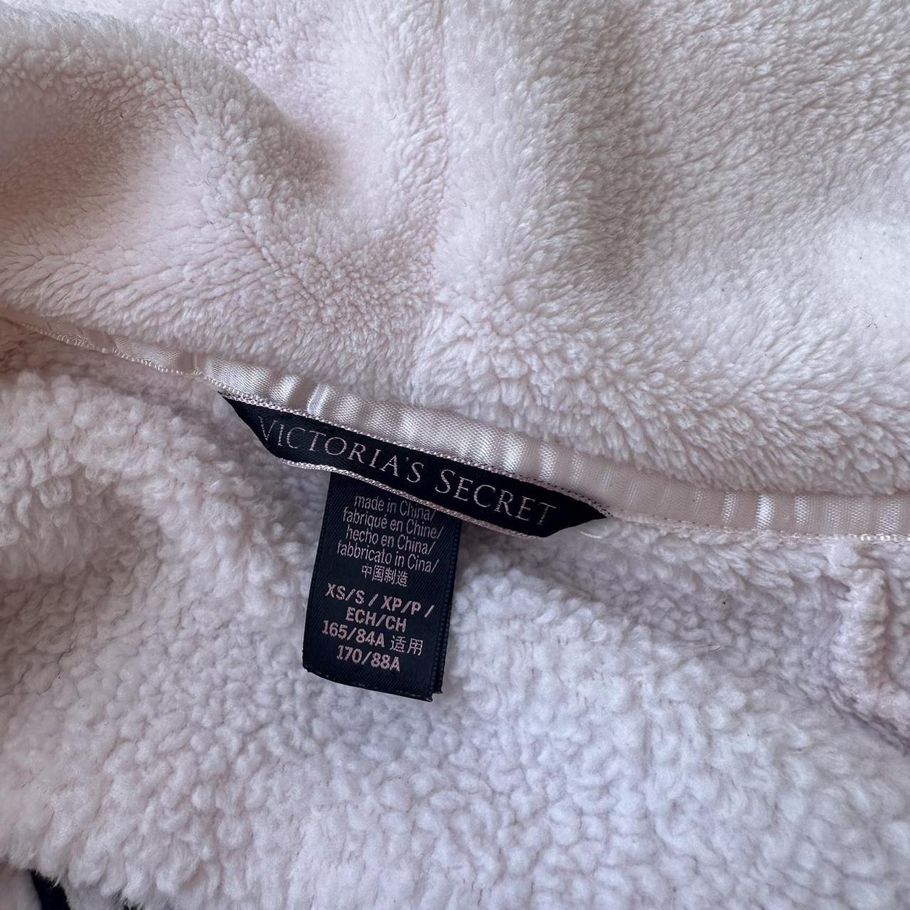 victoria’s secret pink fluffy bathrobe :* ･ﾟ *:･ﾟ... - Depop