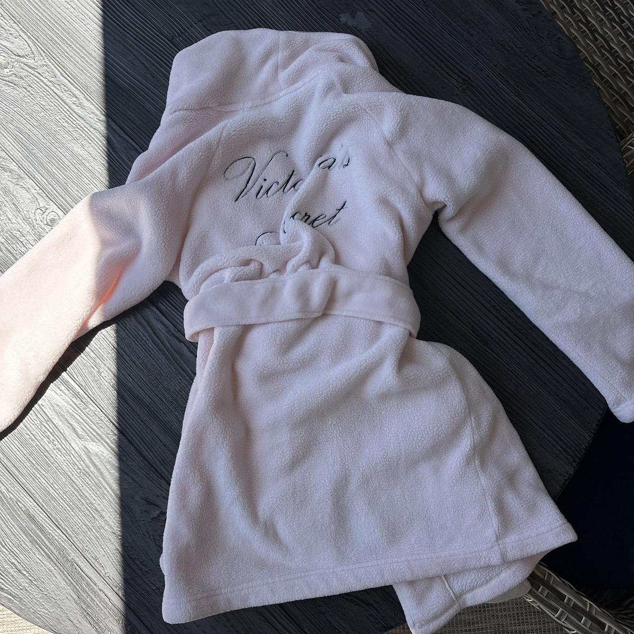 victoria’s secret pink fluffy bathrobe :* ･ﾟ *:･ﾟ... - Depop