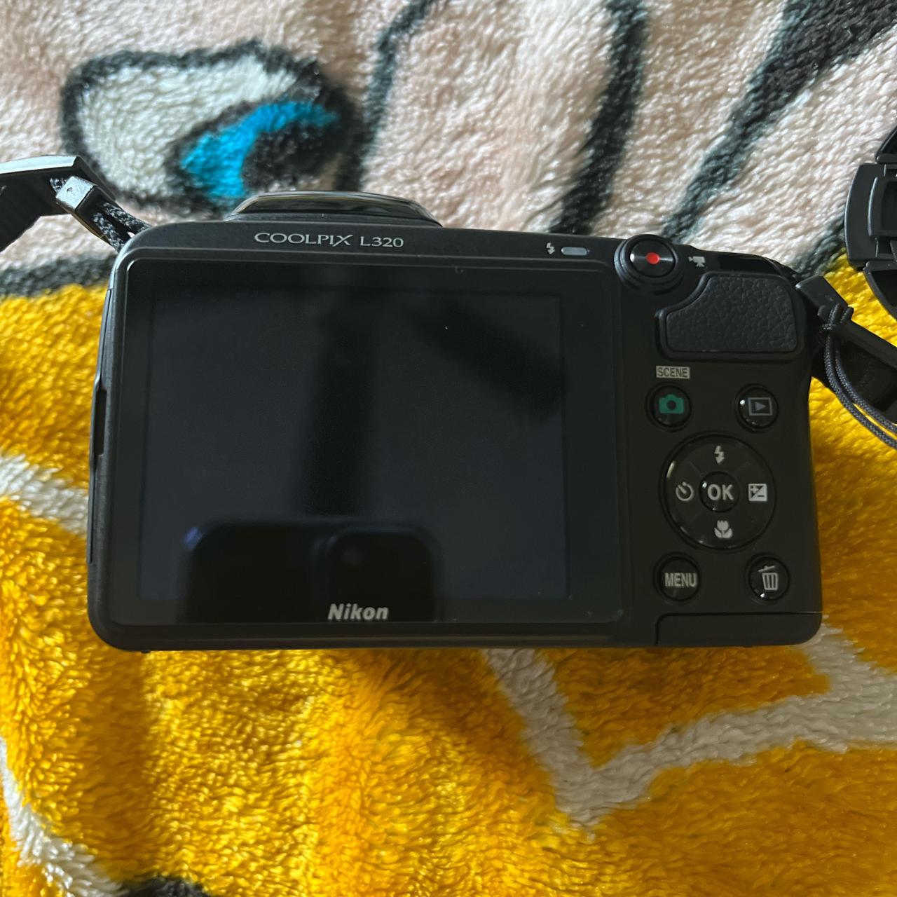 Nikon COOLPIX L320 camera🌺 needs 4 AA batteries and... - Depop