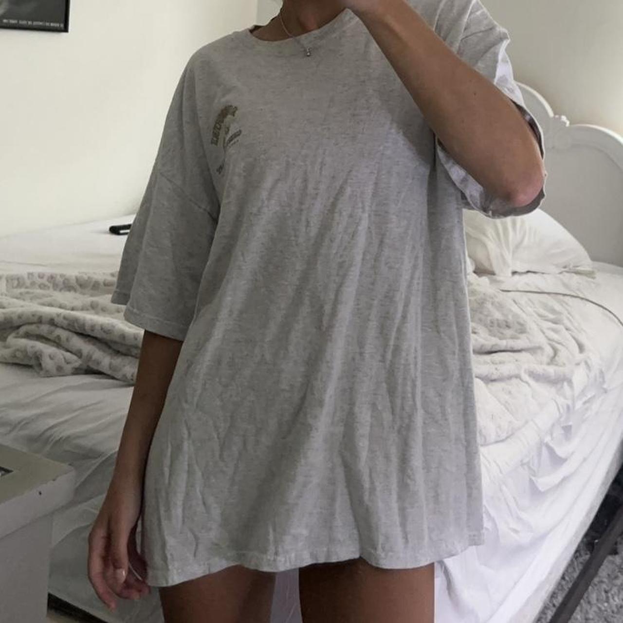 Cute oversized Heather grey graphic tee - Depop