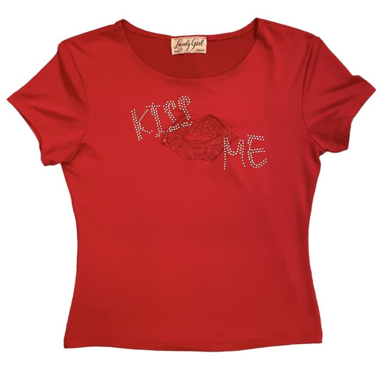 kiss me bedazzled Tee *･゜ﾟ･*:｡.:*･' ☆ - unsized but... - Depop