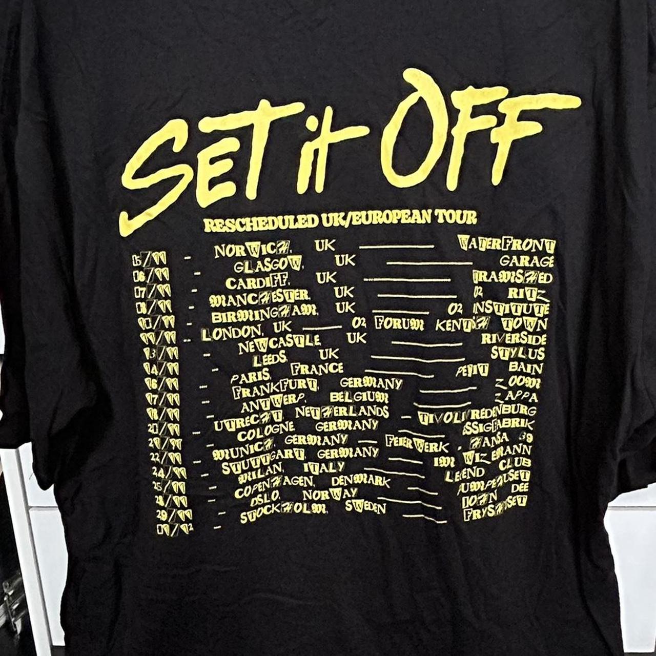 Unisex 2XL Set It Off band T-shirt from the 2022 UK... - Depop
