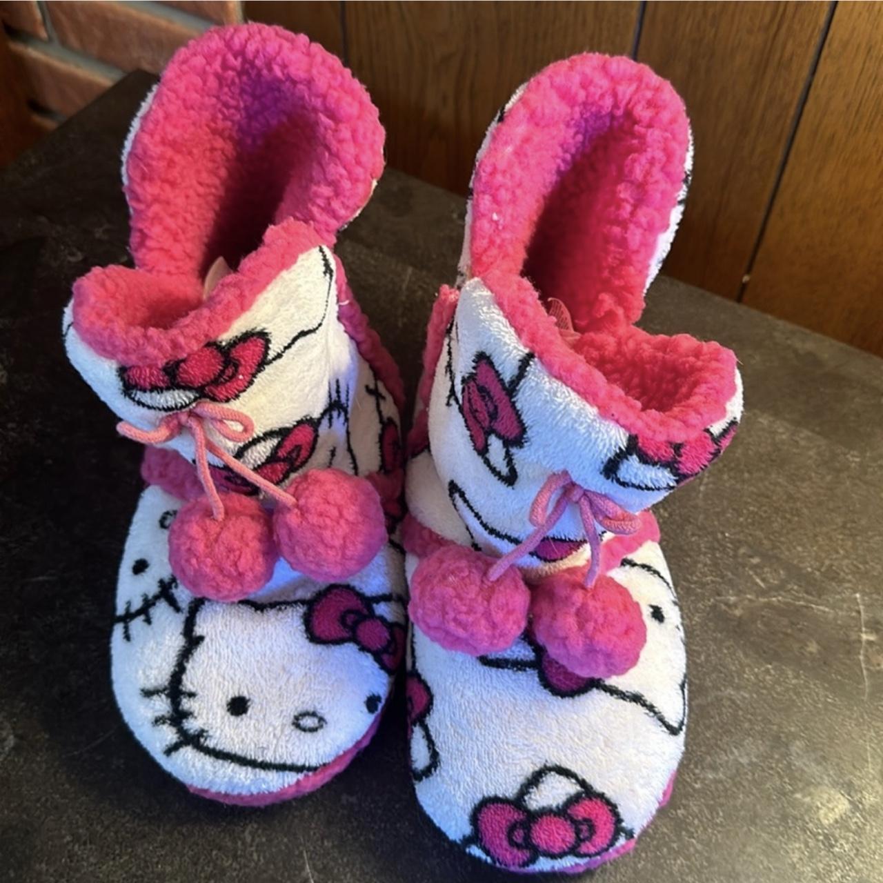 RARE VINTAGE EARLY 2000 HELLO KITTY SLIPPER BOOT... - Depop