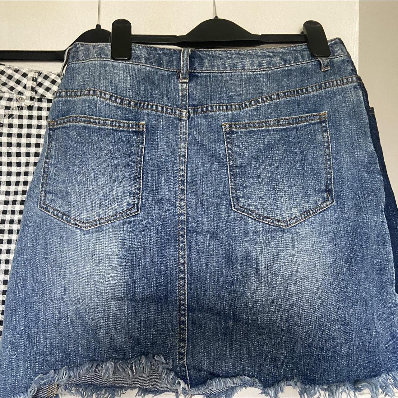 Forever 21 Women's White and Black Skirt | Depop