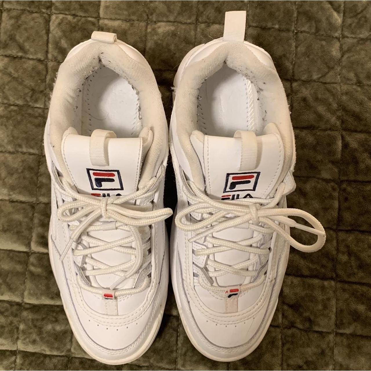 White Sneaker FILAS 👻 SIZE: women’s 8.5 ! men’s... - Depop