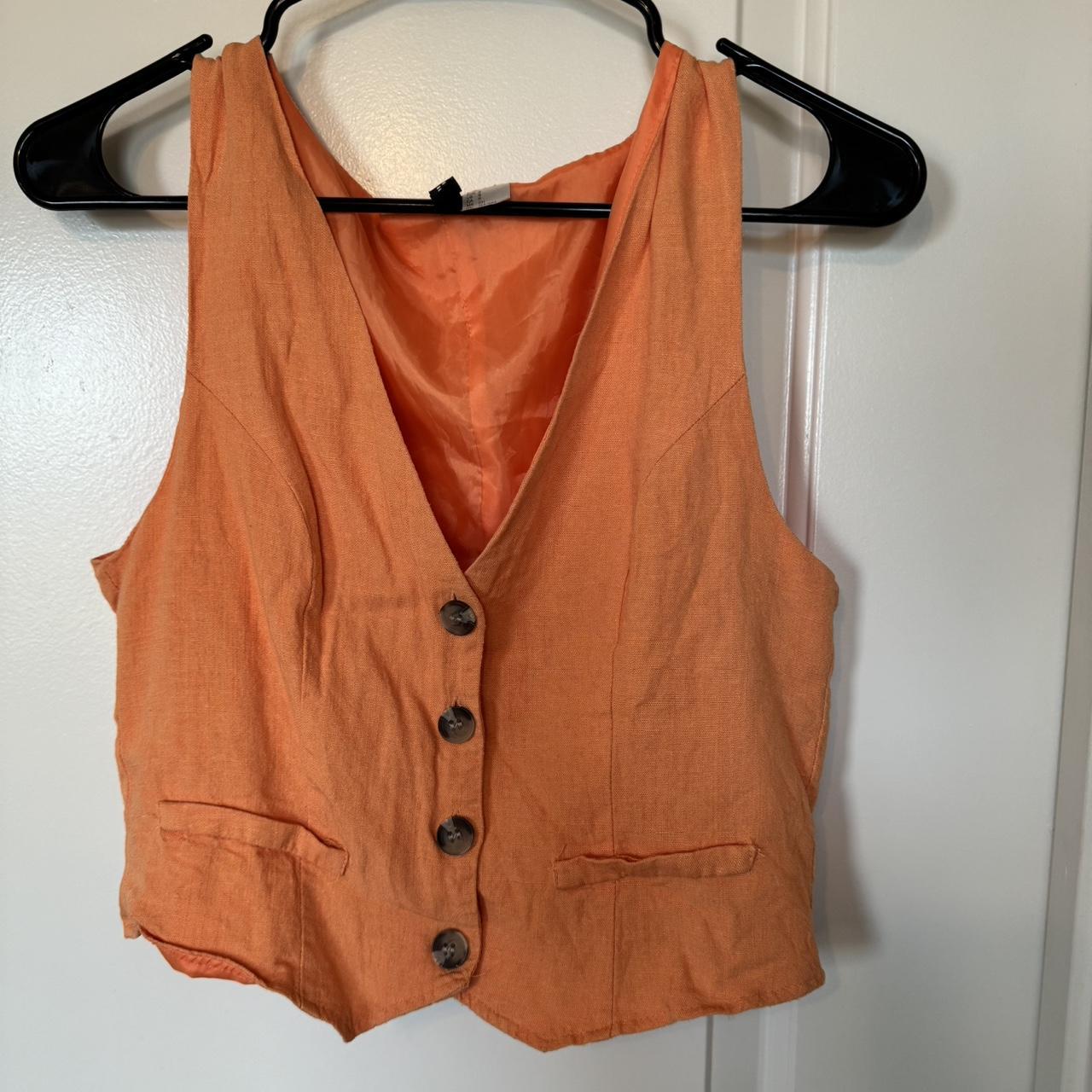 orange vest- divided h&m super cute size small - Depop