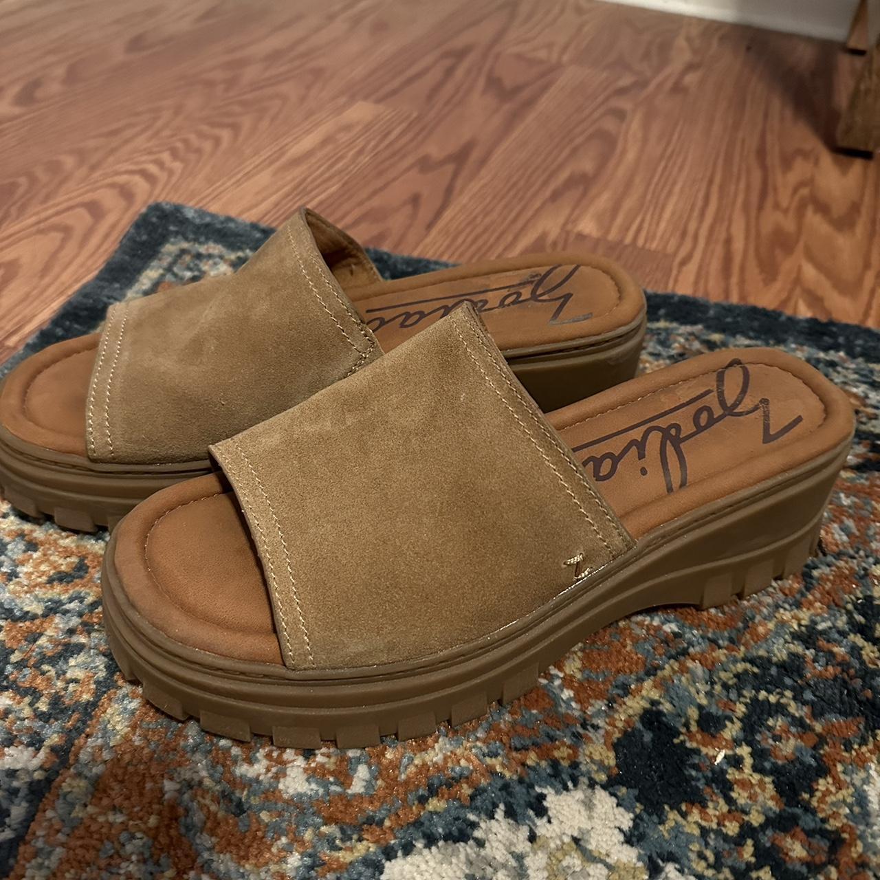 Zodiac brown platform sandals 🤍 These sandals have... - Depop