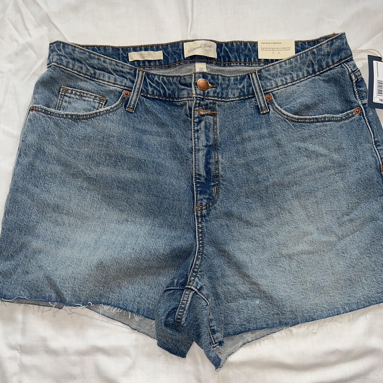 Universal Thread Women's Blue Shorts | Depop