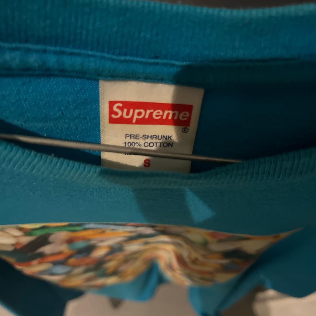 Supreme T-shirt size small worn once best condition - Depop