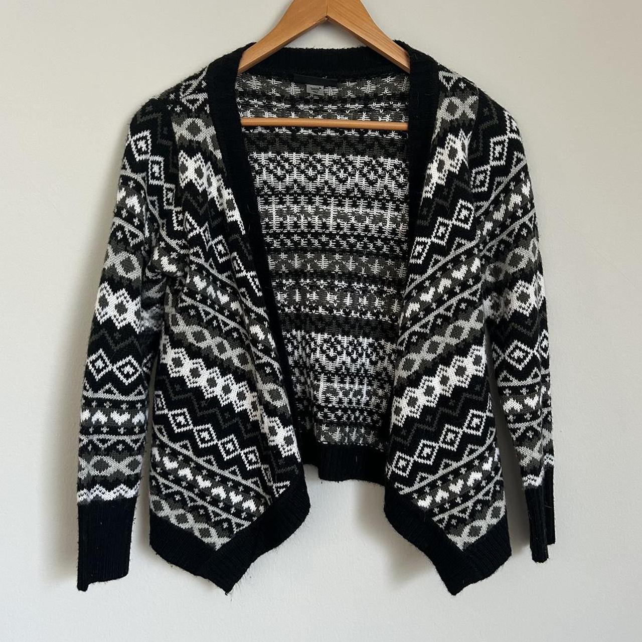 Fun patterned black white and grey... - Depop