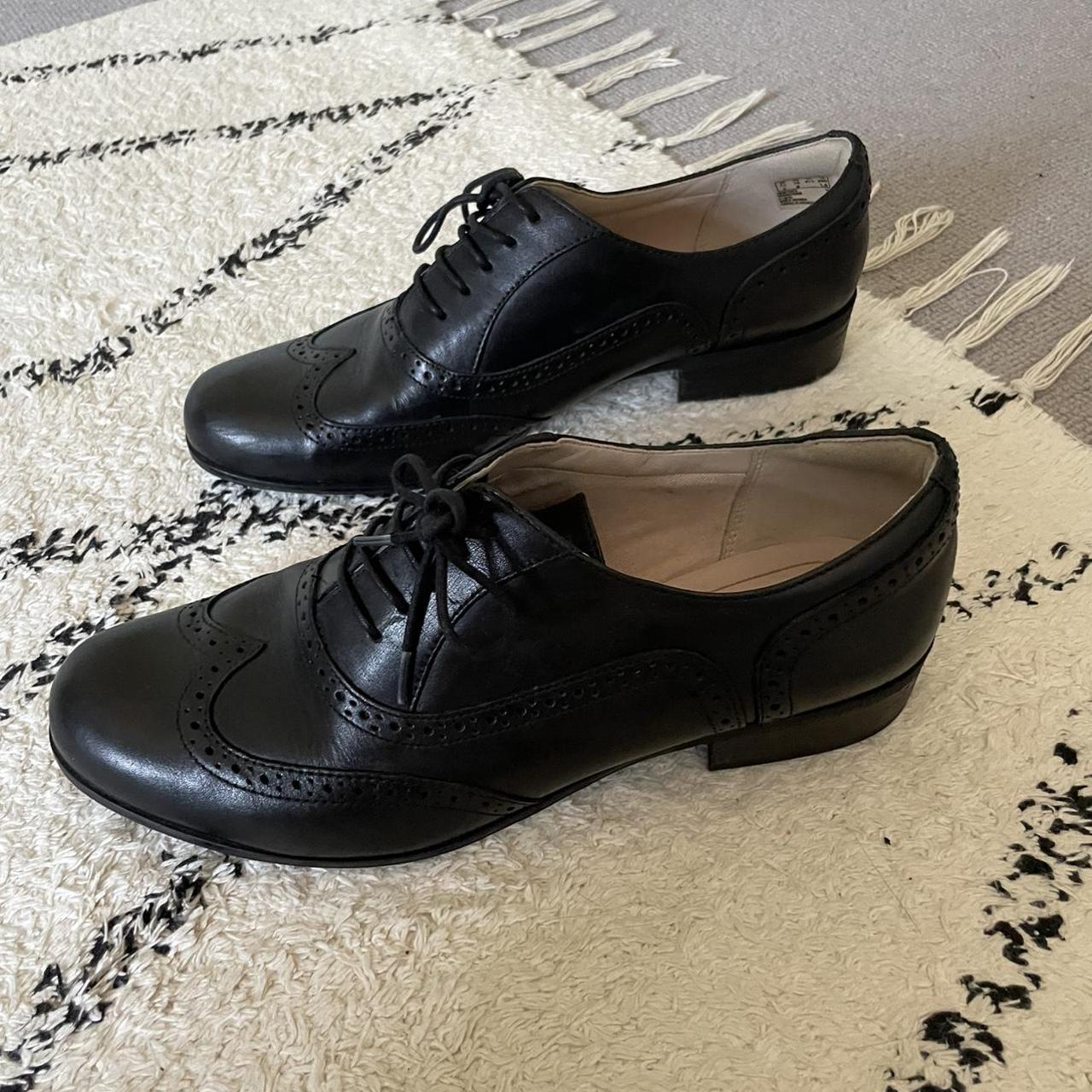 Clark’s black leather brogues - Depop